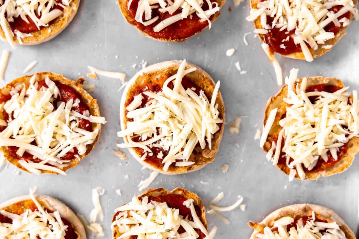 English Muffin Pizzas - House of Yumm